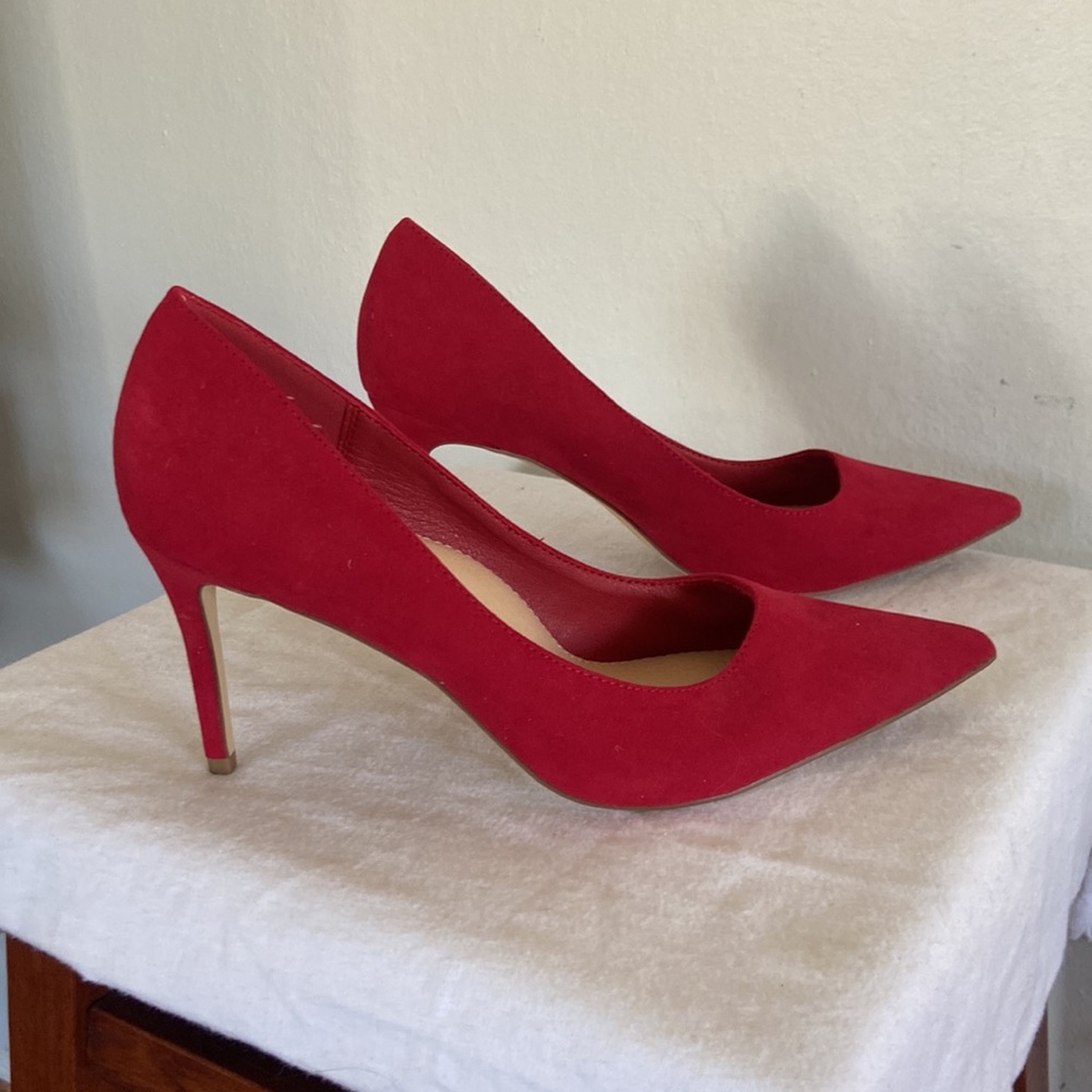 Justfab Red Suede Classic Pumps - Gem